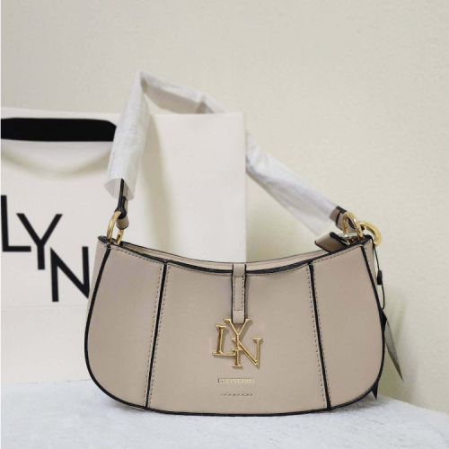LYN Handbag กระเป๋าสะพายข้าง รุ่นเคลลี่ คอลใหม่มีหูจับอะไหล่กุญเเจเเละ ...